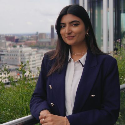 Simran Prajapati | Senior Consultant