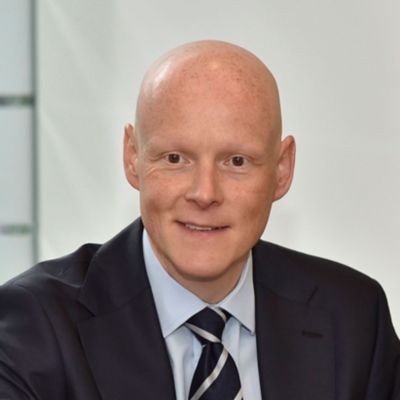 Simon Lowe | Partner